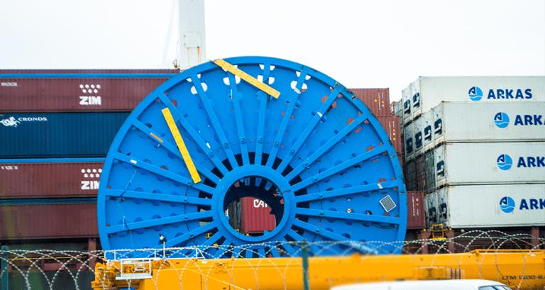 Services » Axiss Shipping